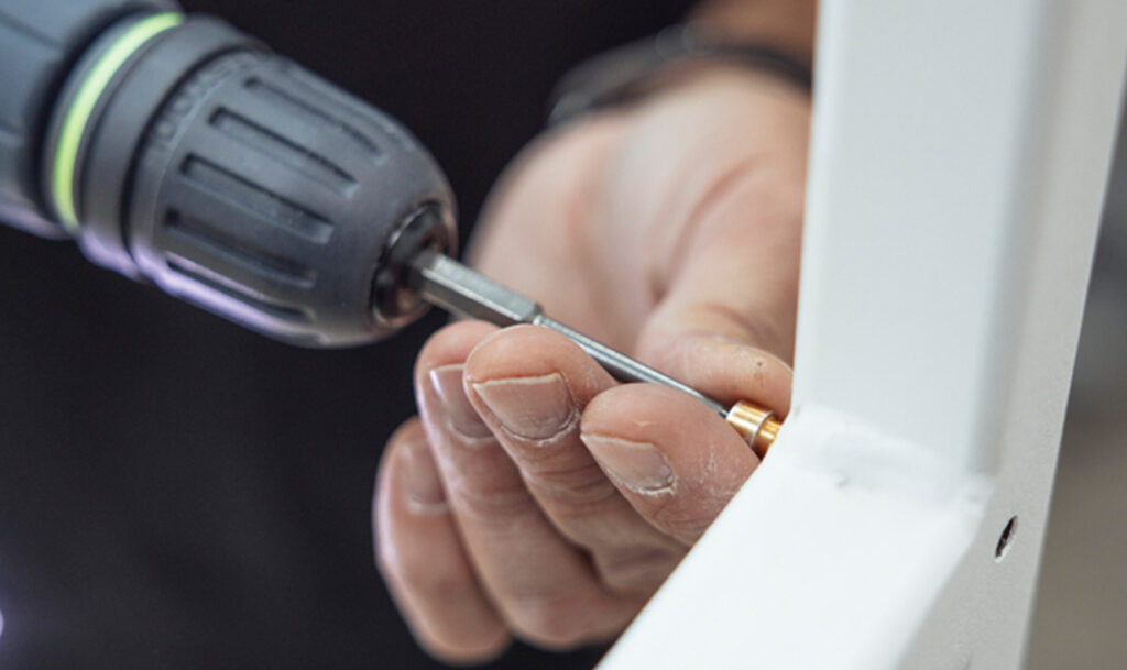 Lamello Cabineo X: Easy Installation for Your Projects